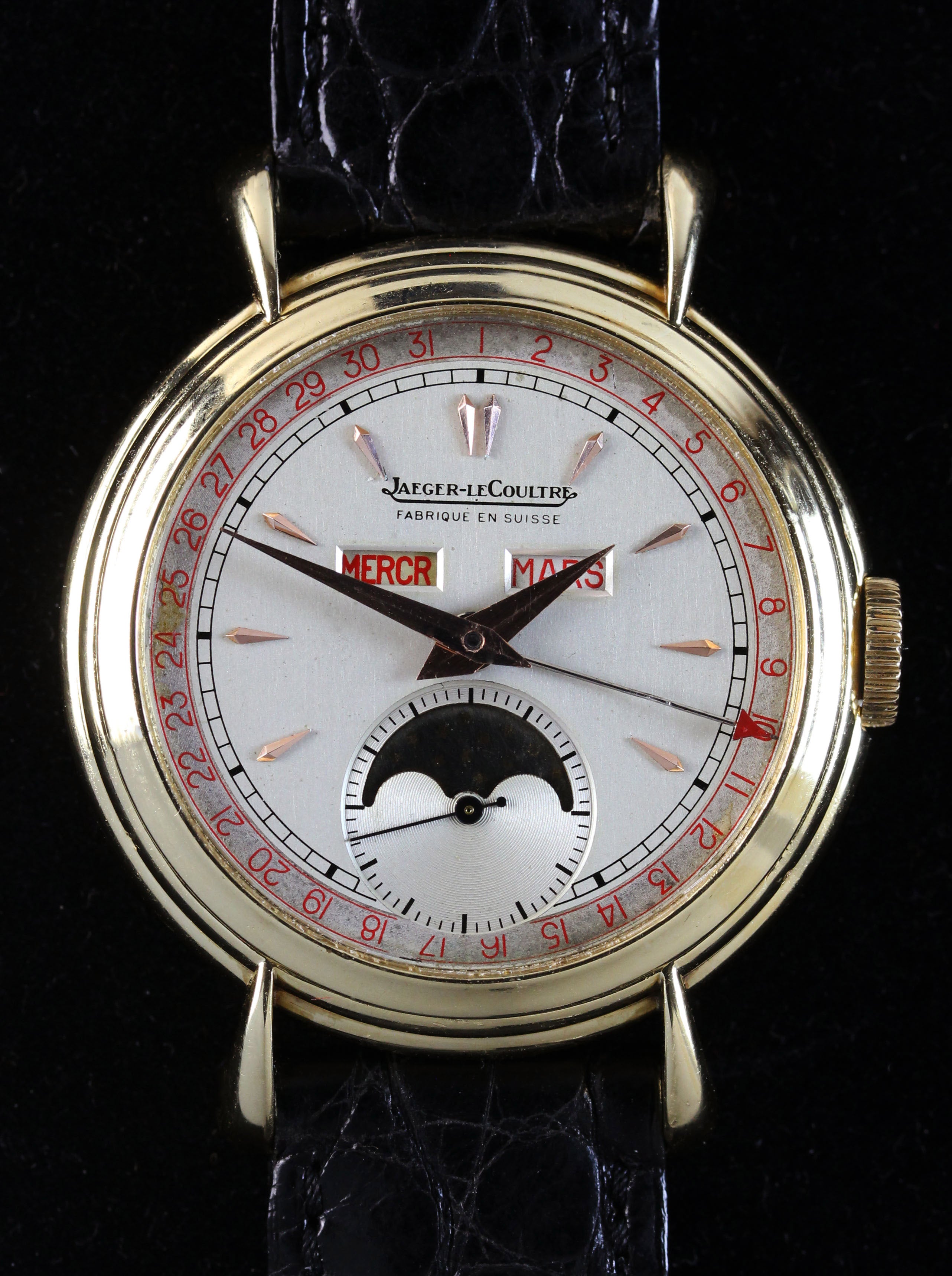 A fine gold Jaeger LeCoultre calendar from 1948 with moon phase – Reygers