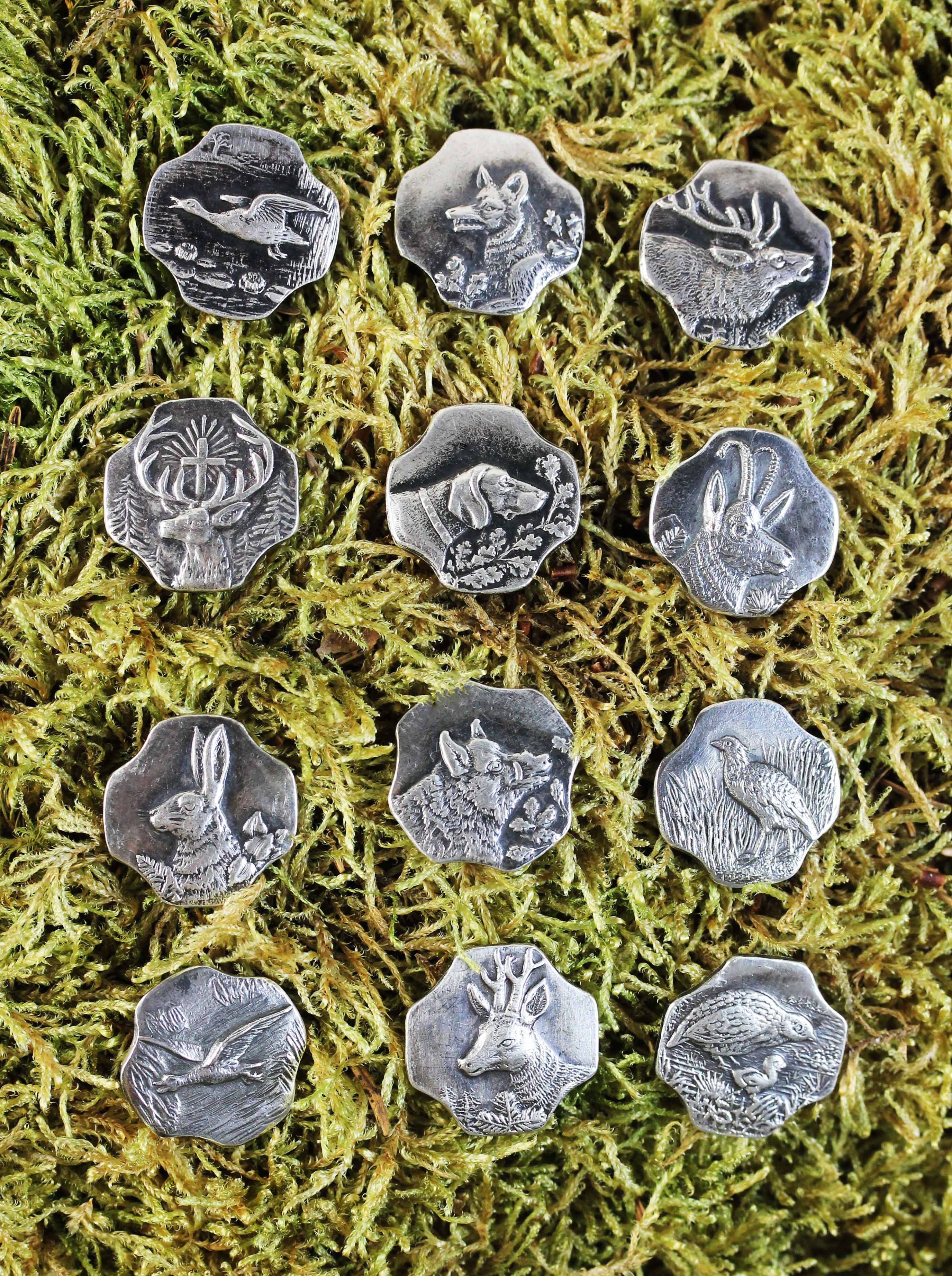 Vintage silver hunting buttons for traditional vests – Reygers